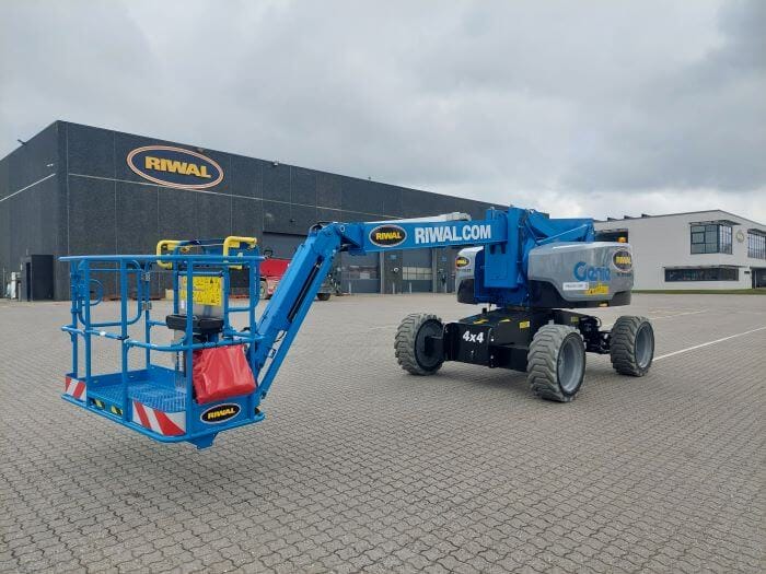Rent an articulated boom lift | 20 m | Genie Z60/37FE | Hybrid