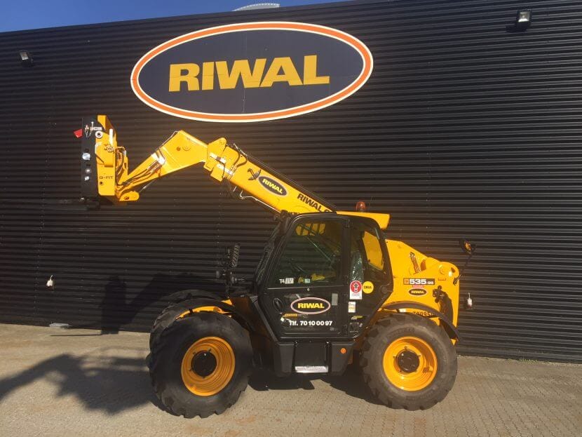 Rent a standard telehandler | 3.5 t 9 m | JCB 535-95 | Diesel